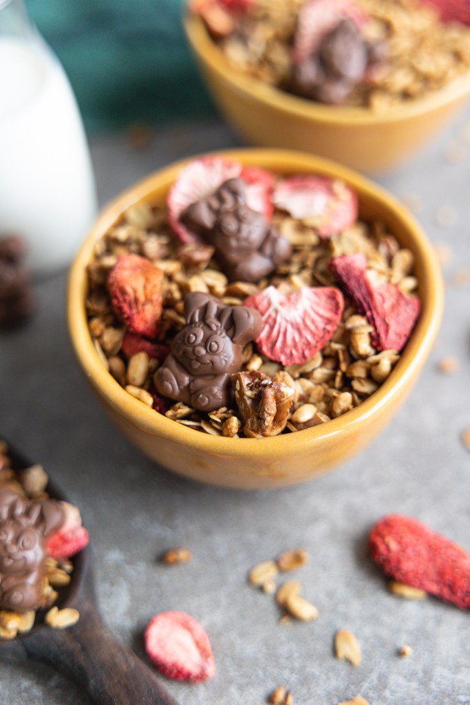 Easter Granola - RECIPE - nobizlikedoughbiz